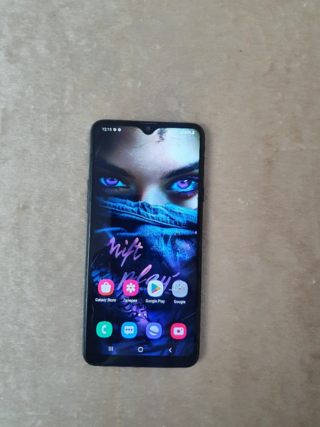 Srochna sotiladi Samsung Galaxy A20S 32Gb Black rang  Original Veitnam