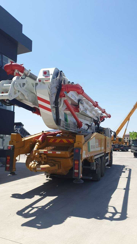 Автобетононасоса XCMG HB52V, Шасси SITRAK помпа 52 м