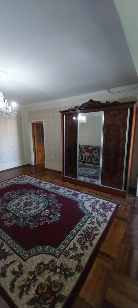 Аренда 2хона 400ye.Олмазор т.Коракамич2/4.Беруни якин.Риэлтор%