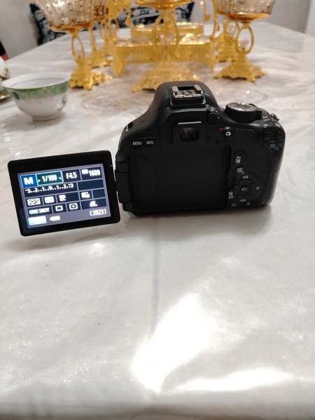 Canon rebel t3i sotiladi