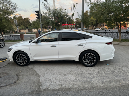 Hyundi Lafesta sotuda kraska toza 48000km xolat yaxshi