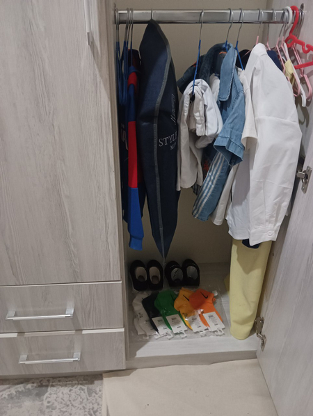 Шкаф новий  2 неделя как купили  срочна нужно денги