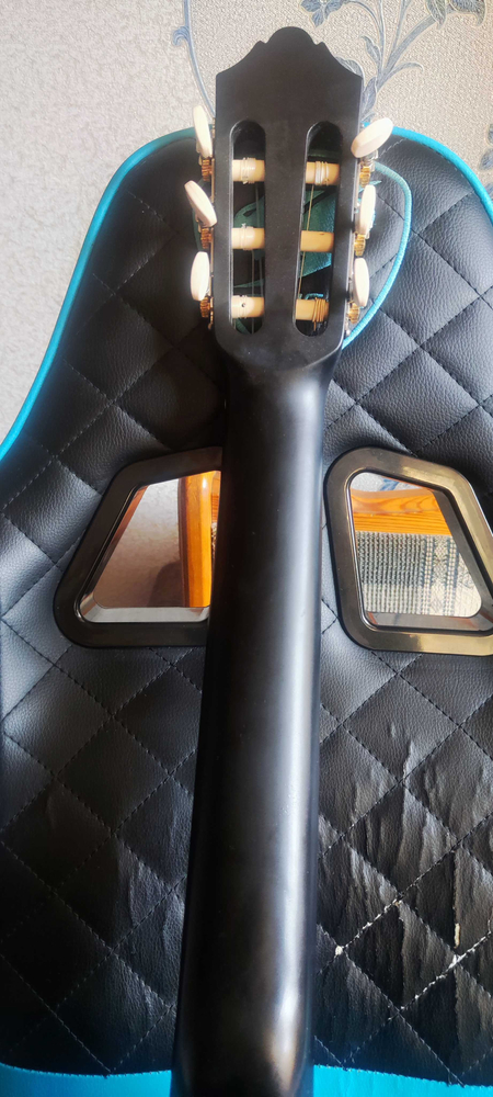 Продается ГИТАРА Yamaha C40