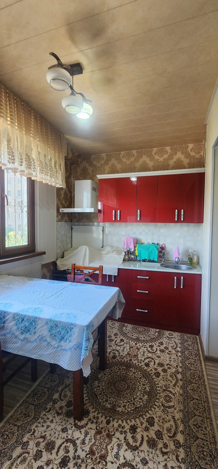 Продается Юнусобод 19кв 1*2комнатная 3етаж с ремонтом место отличная