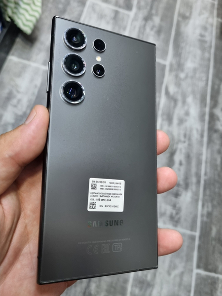 S24Ultra Black Titanium Idealniy.