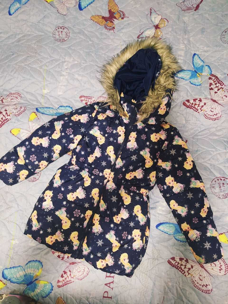 Куртка на девочку 7-8 лет