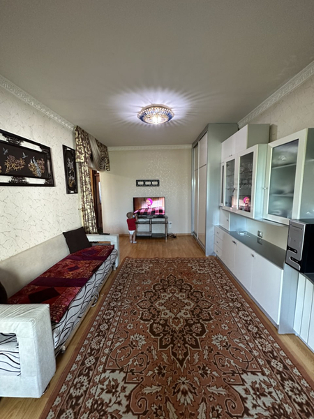 Продам квартиру 2/4/4 на Буз 2 77-серия