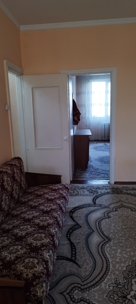 Mirzo Ulugʻbek tumani Ekobozor yonida  Selxoz Sampi Isft yaqin kv bor