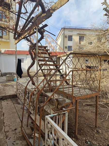 Икинчи кават учун зина