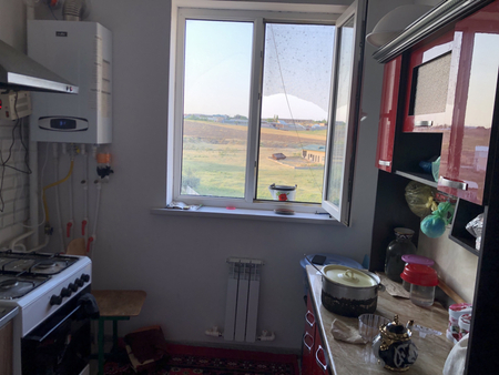 Qibray tumani Mehnat mahallada 2 xonadi 4 etajda 5 etajli dom uy sotil