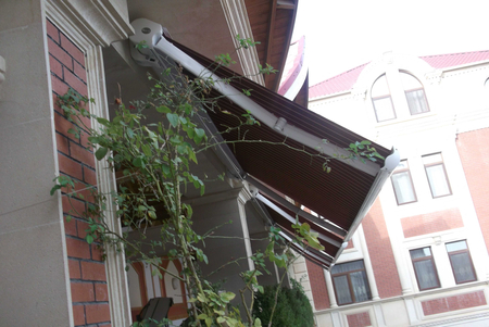 Kasetli Markiza. Tent Zontik