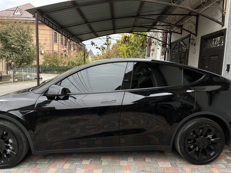 Tesla Model Y Longe Range Dual Motor