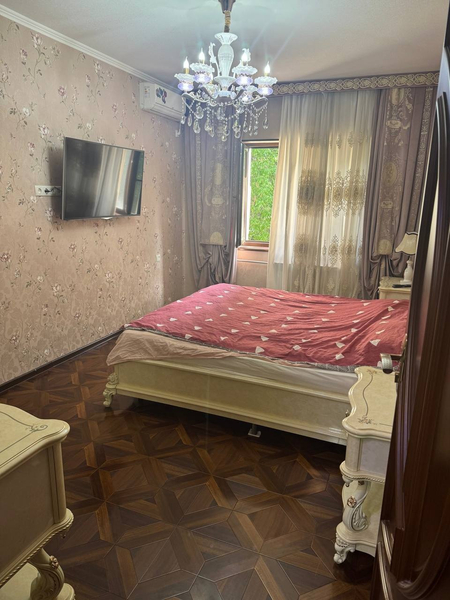 Продаётся 3/3/5 Буюк ипак йули (Горького метро)