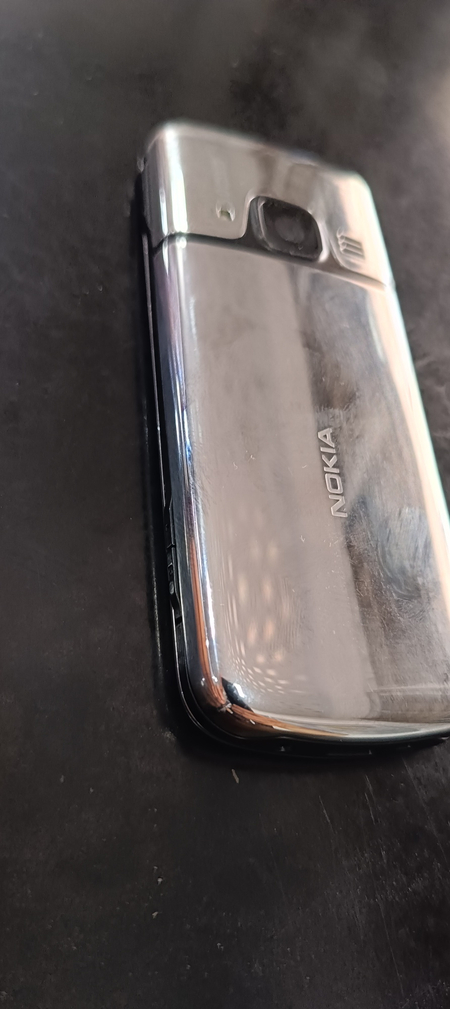 Nokia 6700 ochilmagan holati juda yaxshi