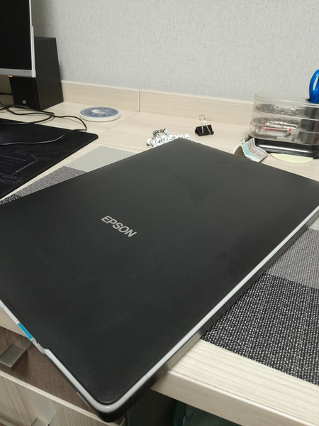 Сканер Epson perfection v1