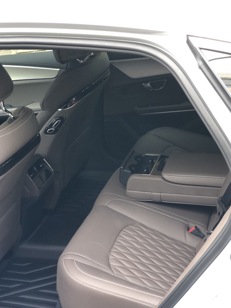 BYD HAN EV 5 2025 года
