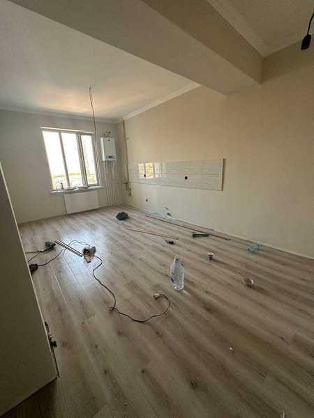 Продается 2 х комнатная квартира в районе М Улугбек Авайхон махалла