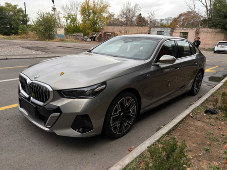2024/25 BMW 530LI 2.0L Turbo 5 серии Бензин bez probeg!