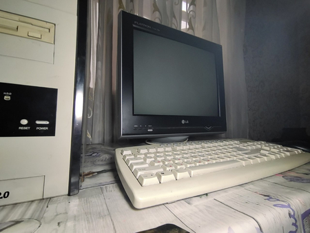 Windows 7 va windows 4 Monitor Klaviatura Mishka