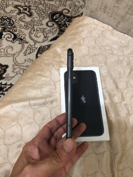 iPhone 11 продам срочно
