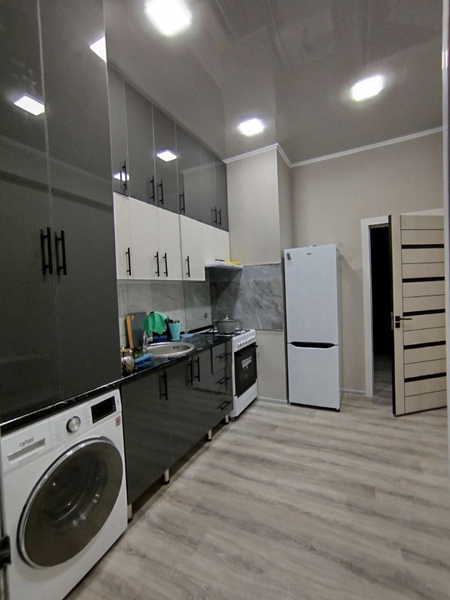 Продам квартиру трех комнатная