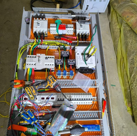 Elektrik ishlarini qilamiz