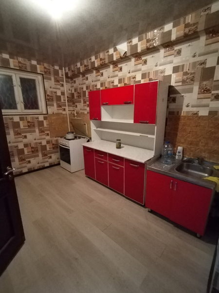 SOTILADI 2 xona 2 etaj 9 mkr Troxlestnik Tong yonida 565 mln