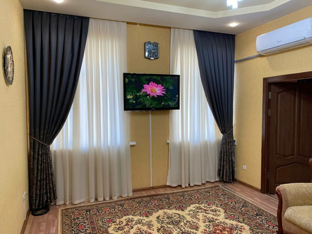 2-комнатная квартира на ул. Ш. Руставели (парк Бобура)..