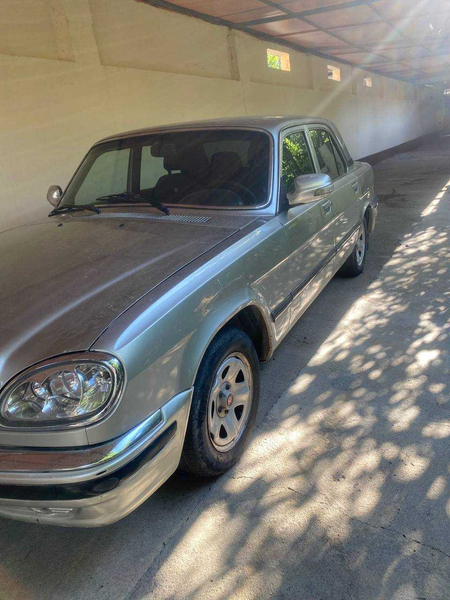 volga 31105 sotiladi yaxshi xolatda