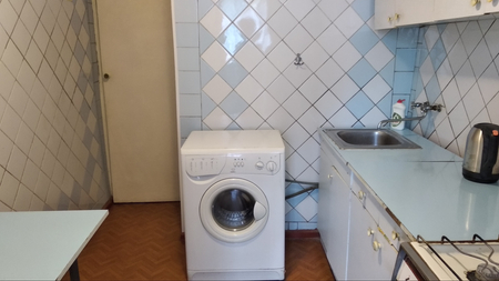 Срочно продается квартира 3/3/5 метро БИЙ