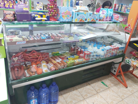 Ветрина холодильник сирочно продается
