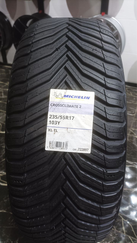 Balon shina Michelin crossclimate 2 235/55R17