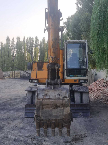 Экскаватор HYUNDAI ROBEX 1300W