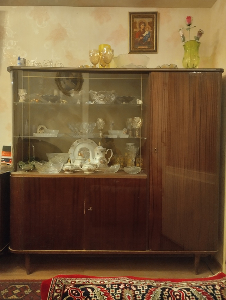 Мебель в гостиную комнату, сервант