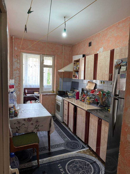 Юнусабад-18, 4/3/4 кирпич 77 серия, 90 м², среднее состояние=