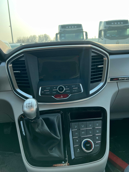 Jac M4 Miniven 2022