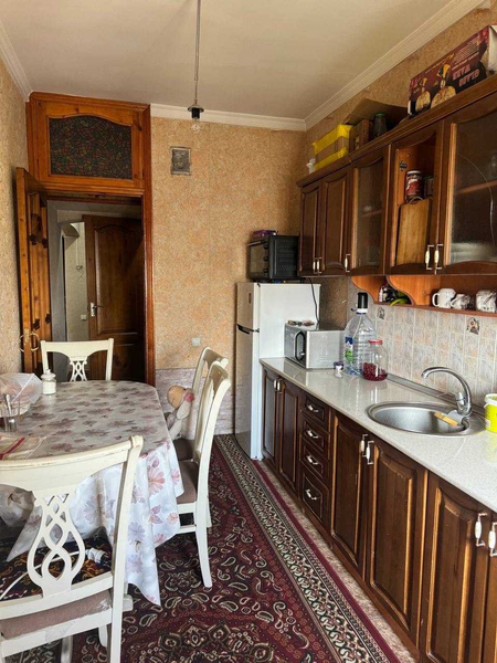 Срочно продается 3х комнатная квартира в Мирзо Улугбекском районе