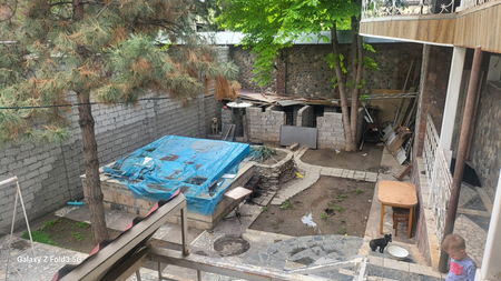 Продам дом , в районе рисового базара.