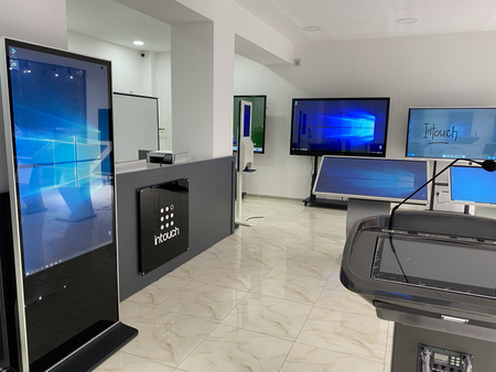 Сенсорная панель intouch INT 65″