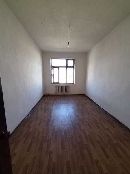 SOTILADI 2 xona 5 Etaj 90 kvm Yangi bozor yonida Ziyo domlari