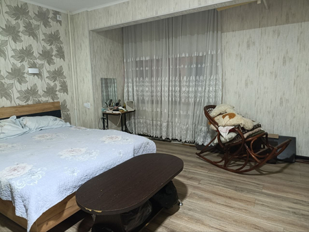2/4/4 ТТЗ-2 ориетир Базар. Балкон 1.5×6. 50м². Не торцевая