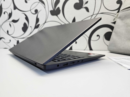 ПРОДАМ Lenovo V15G4 AMN 2024 Ноутбук Ryzen™5-7520U/8GB/512SSD/15.6