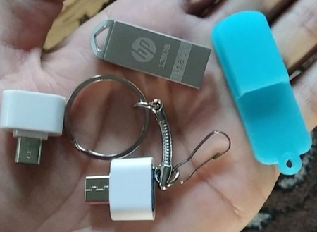 Fleshka sotiladi holati yangi 128 gb