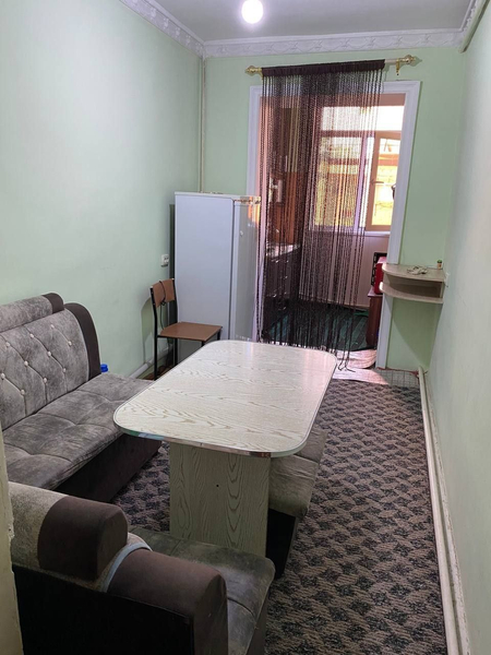 Срочно сдается 2 комнатная квартира Шаумяна 300 уе Агентства