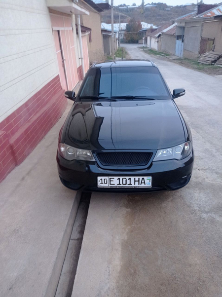 Neksiya 2 qora 2010