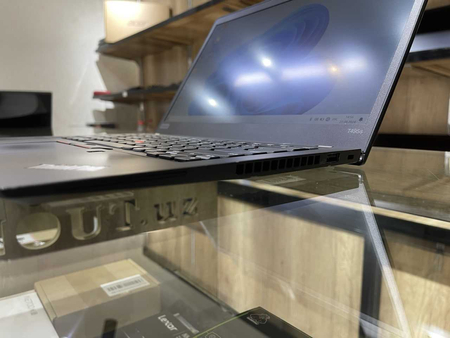 Lenovo ThinkPad T495s AMD Ryzen 7 PRO 3700U озу16гб хард256ssd