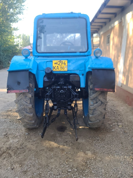 Traktor sotiladi