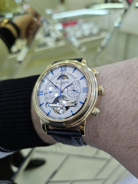 Продам классические золотые часы Patek Philippe