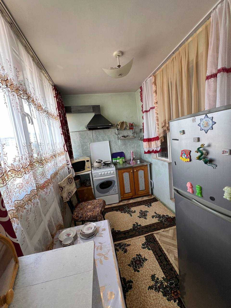 2 Xonali kvartira sotiladi xama mebel jihozlari bilan