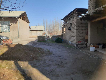 Uy sotiladi 7 sotixlik